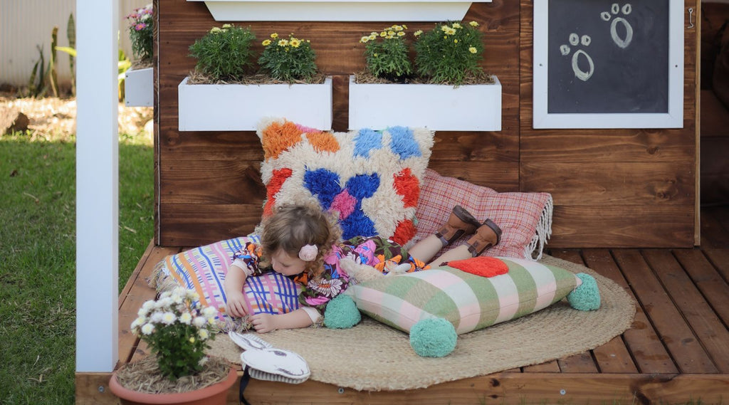 Outdoor Cubby House for Autumn & Winter - Creative Ideas for Play ...