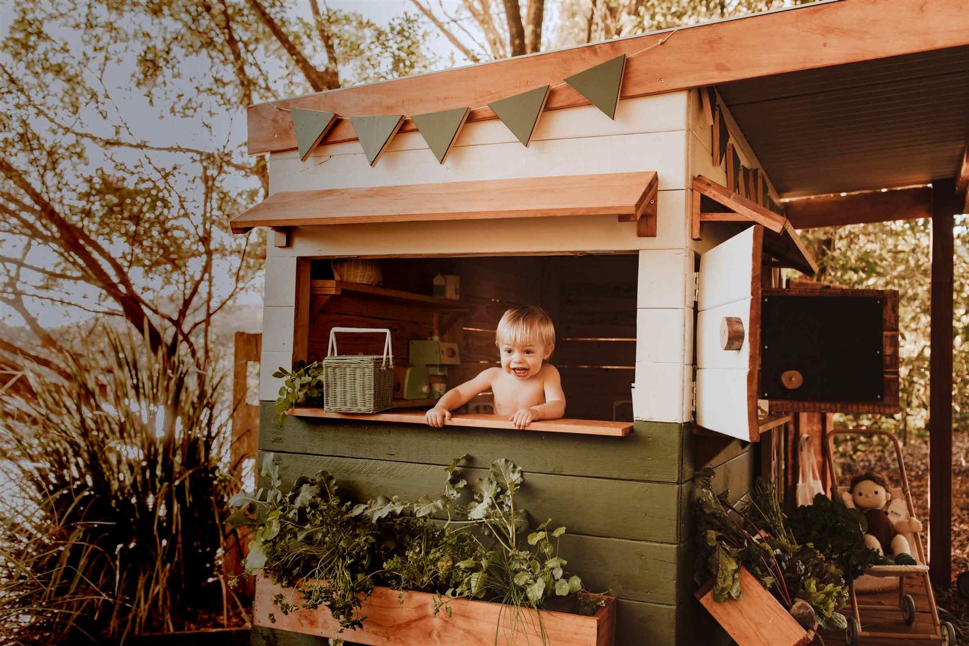 Christmas Lay-by Cubby House | Castle and Cubby